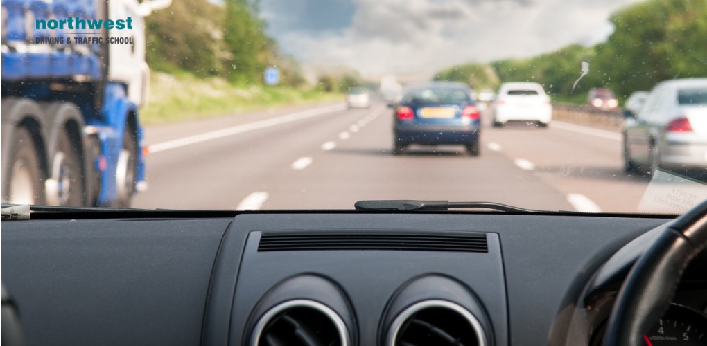 A Guide To Driving In The United Kingdom – Northwest Driving School